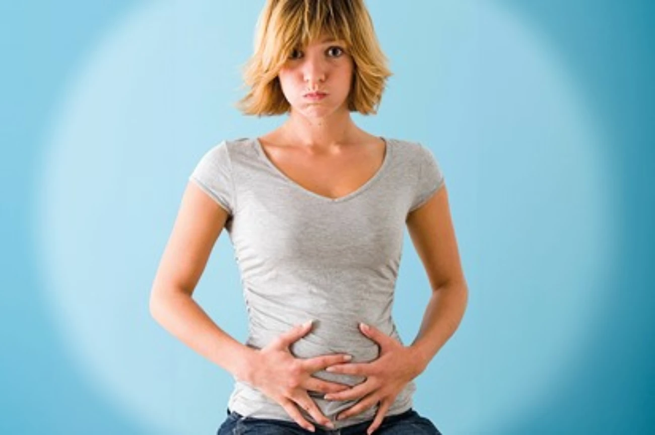 Aria nella pancia: cause, sintomi e rimedi | Enterogermina